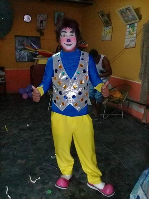 El “Payasito”, que ayuda a salvar vidas y también llevó a su equipo ...